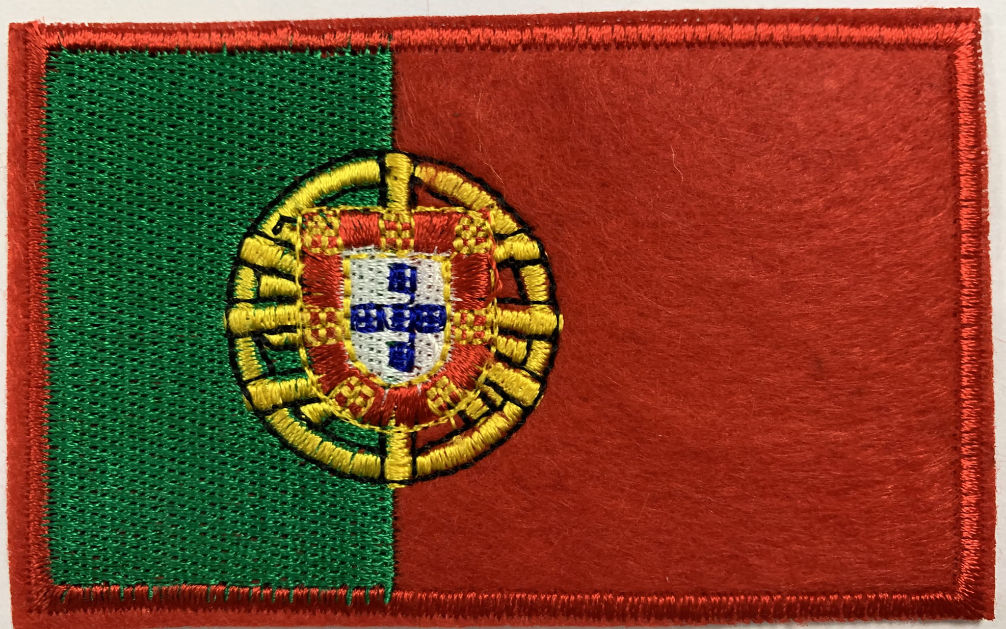 Patch bordado em tecido da bandeira de Portugal